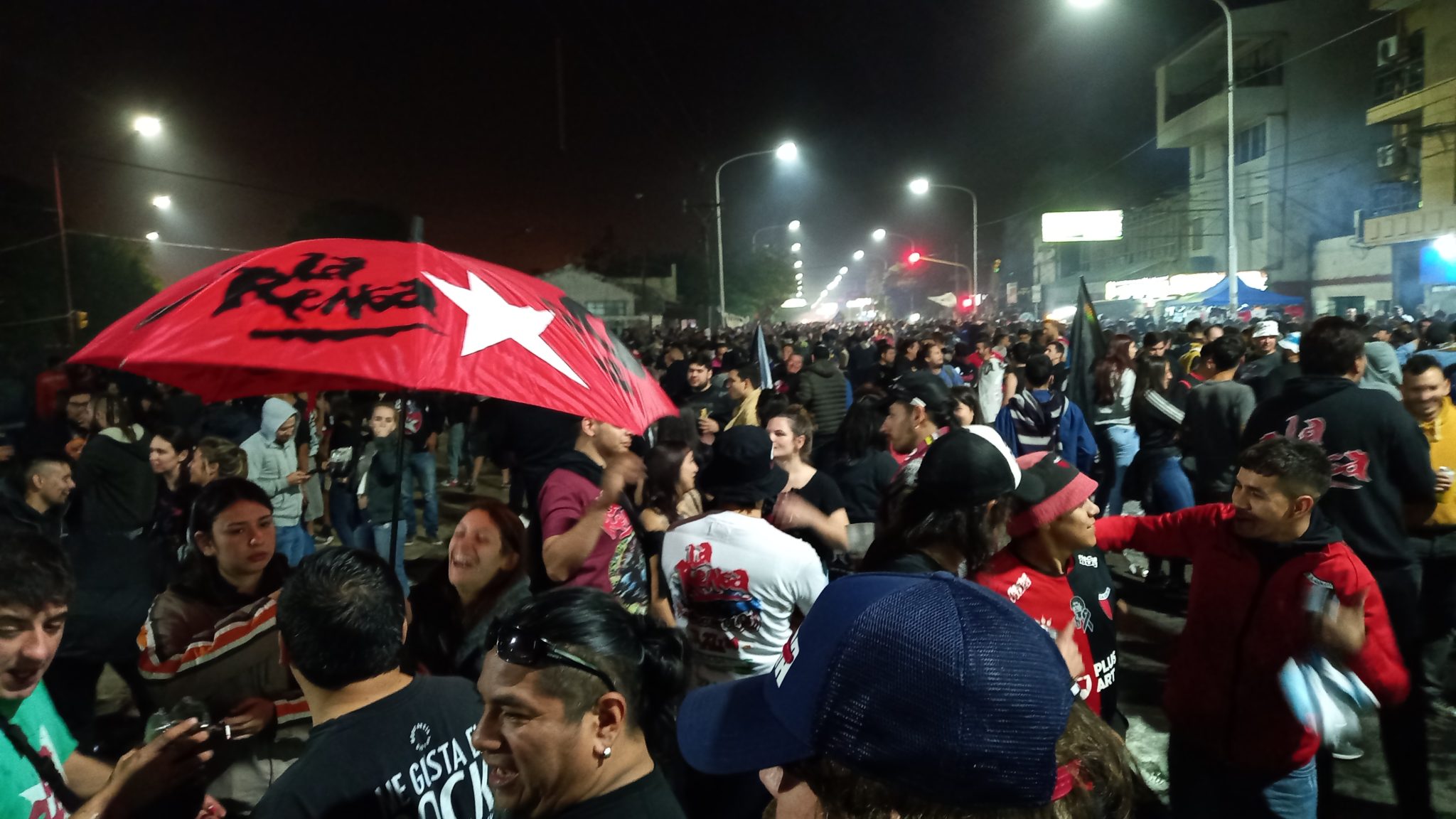 La Renga revolucionó Corrientes y convocó a más de 20.000 fanáticos de ...